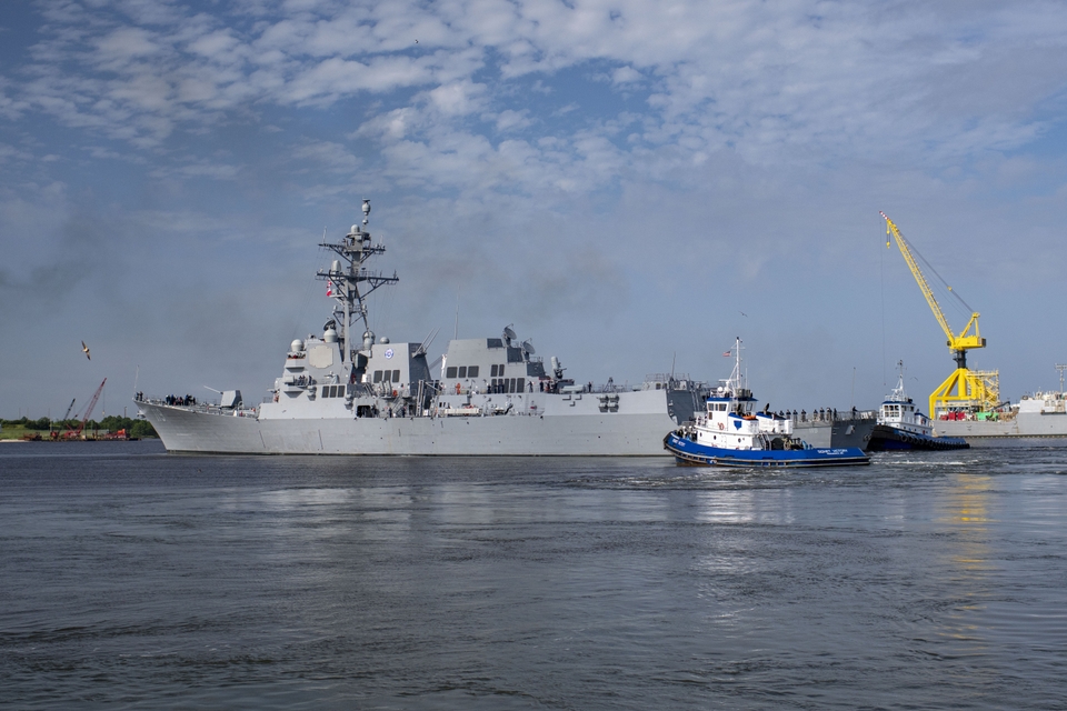 Photo | Delbert D. Black (DDG 119) Sails Away | HII News