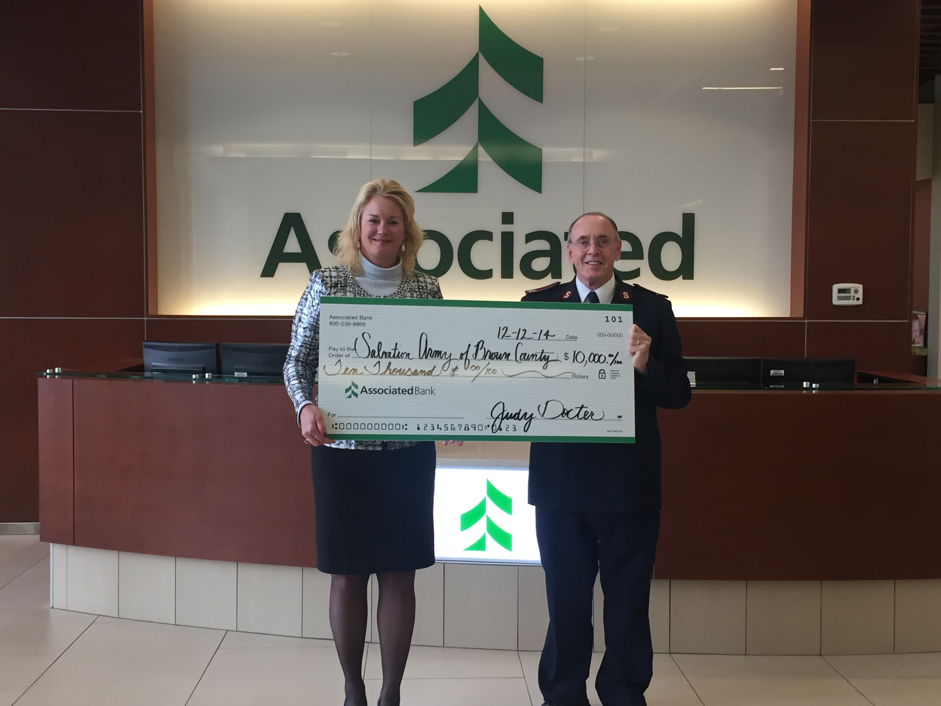 Associated Bank presents $10,000 Match Day check to The Salvation Army ...