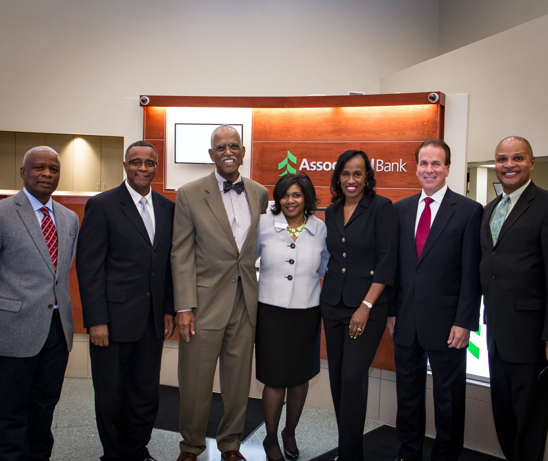 Associated Bank marks grand reopening of Missouri Ave. branch ...