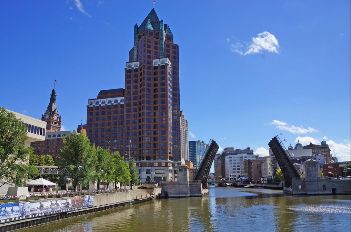 Associated Bank undertakes renovations at the Milwaukee Center office ...