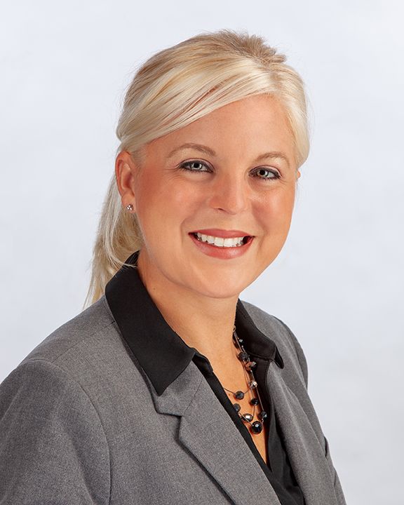 Volunteers of Associated: Amy Kempfer, Senior Bank Manager, Fairview ...