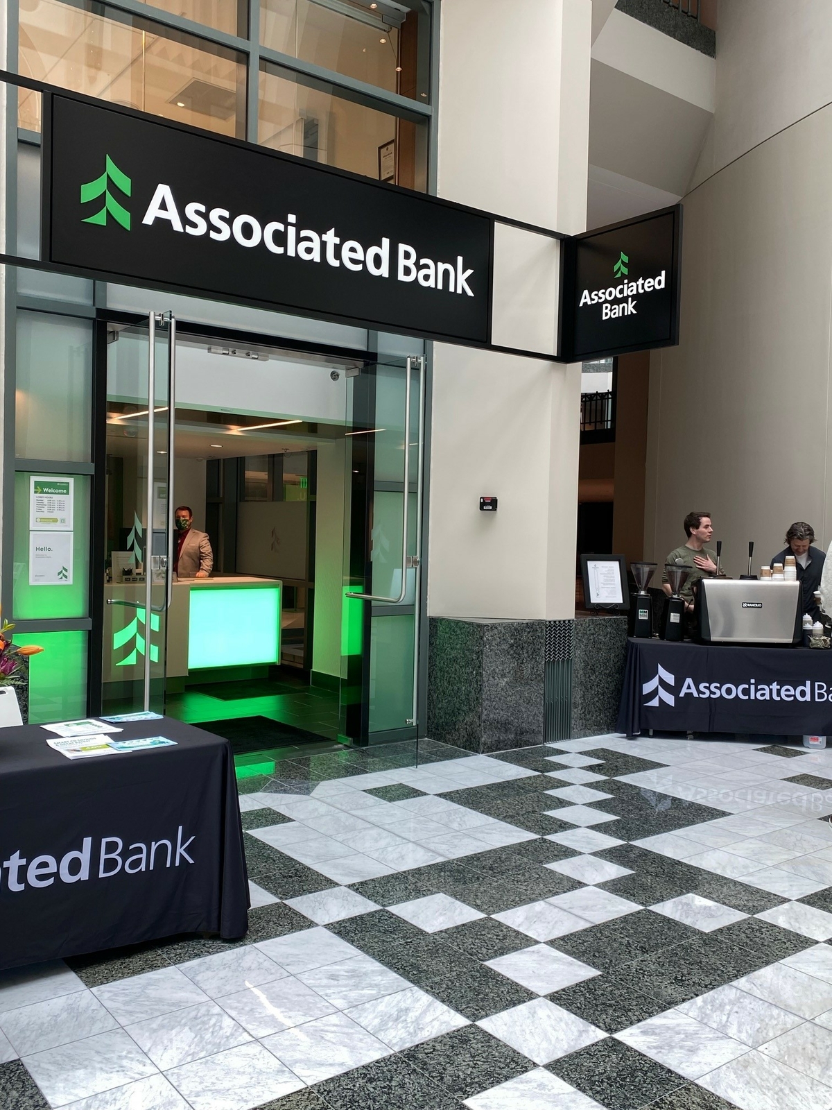 Associated Bank opens branch downtown in Milwaukee’s River Center ...