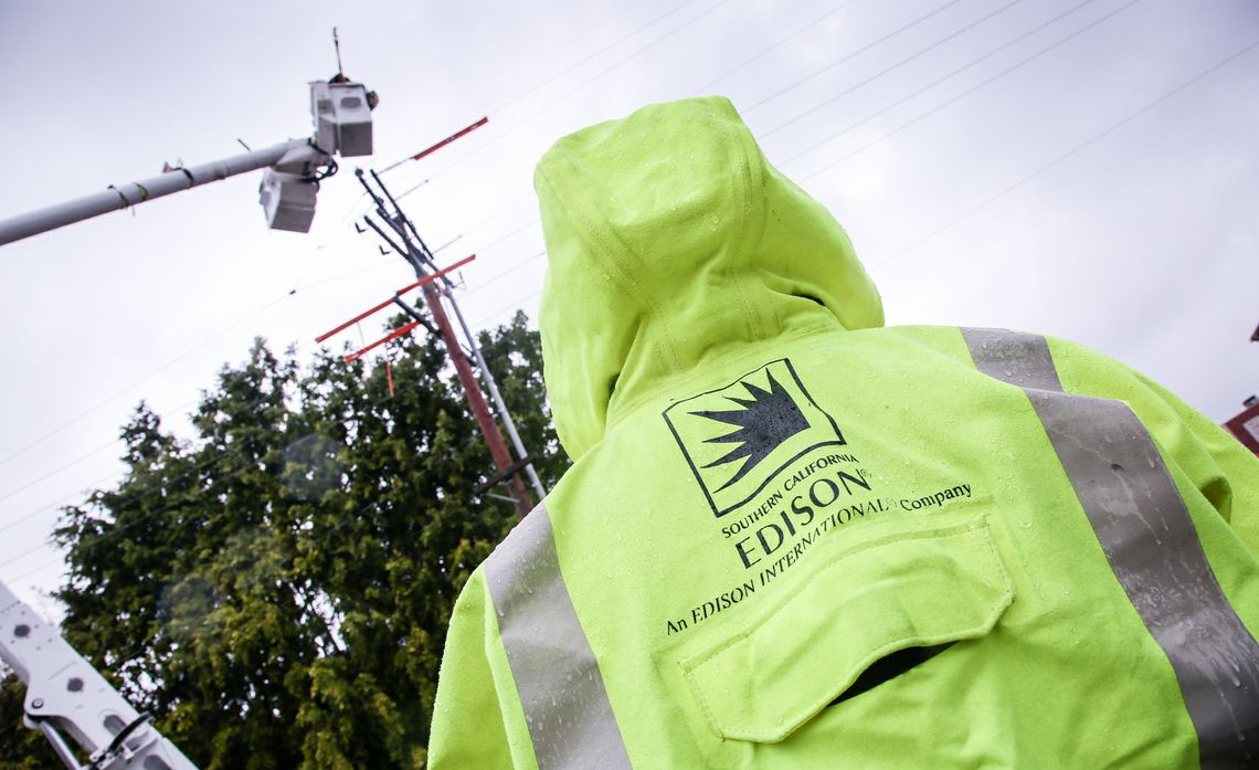 PHOTO GALLERY: SCE Crews Mobilize as First El Niño Storms Arrive ...