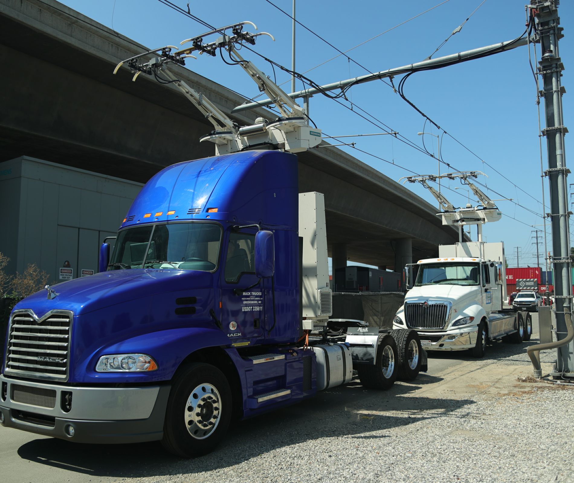 First Electric Highway in U.S. Unveiled Near Ports of L.A. and Long ...