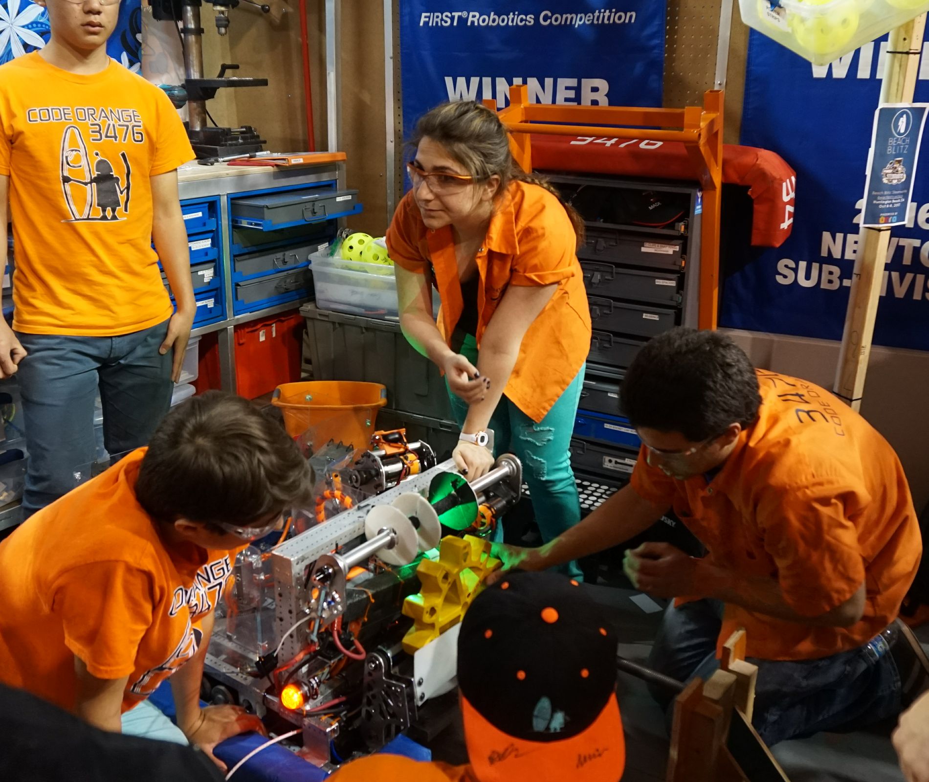 High School Teams Compete in FIRST Robotics Orange County Regionals ...