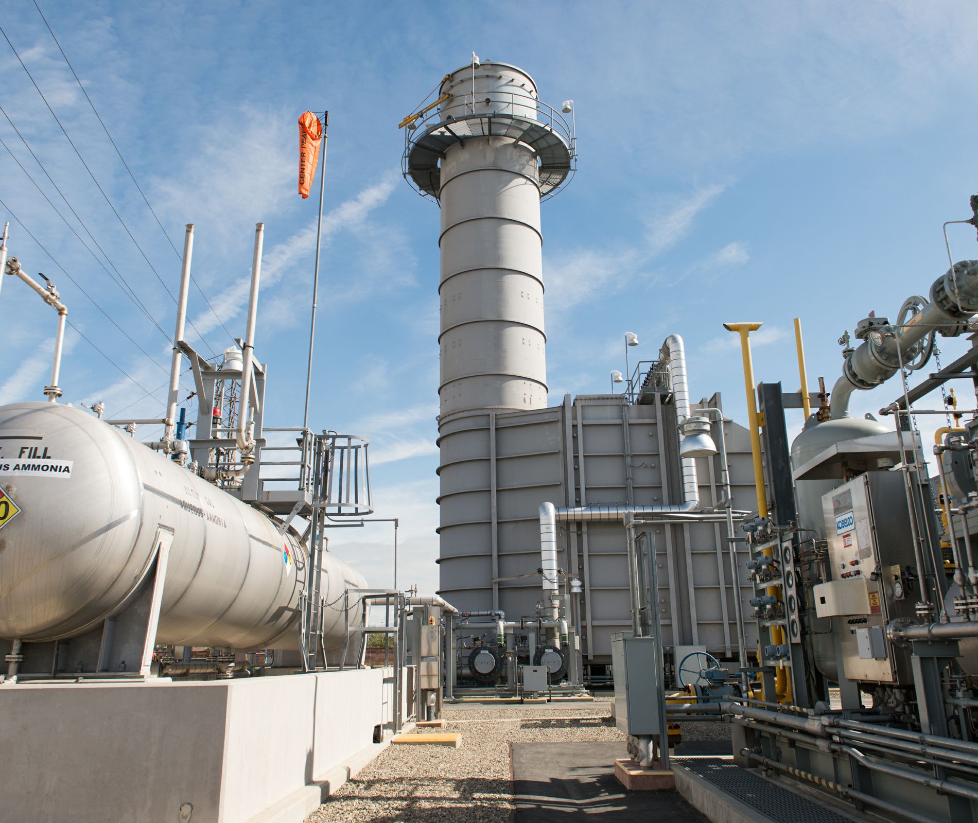 SCE Unveils World’s First Low-Emission Hybrid Battery Storage, Gas ...