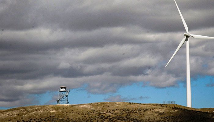 Wind farm tests technology to protect eagles | Duke Energy | illumination