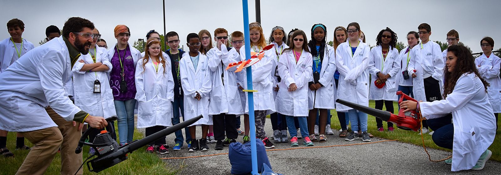 Mobile science lab fascinates kids in Indiana | Duke Energy | illumination
