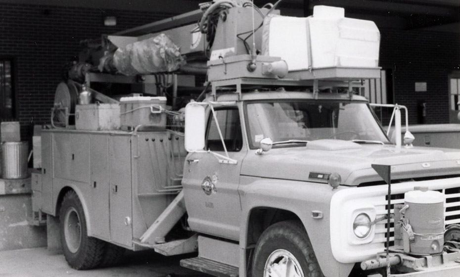 Retro photos: At the conference table | Duke Energy | illumination