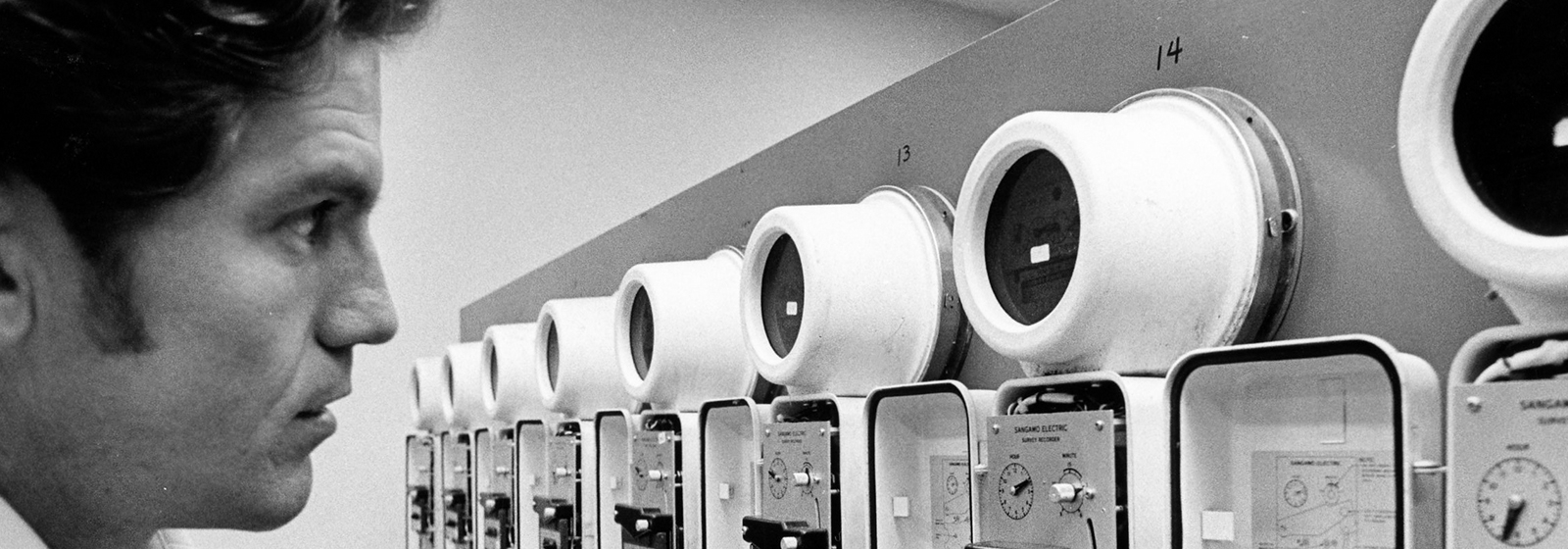 Retro photos: Meter, meter on the wall | Duke Energy | illumination