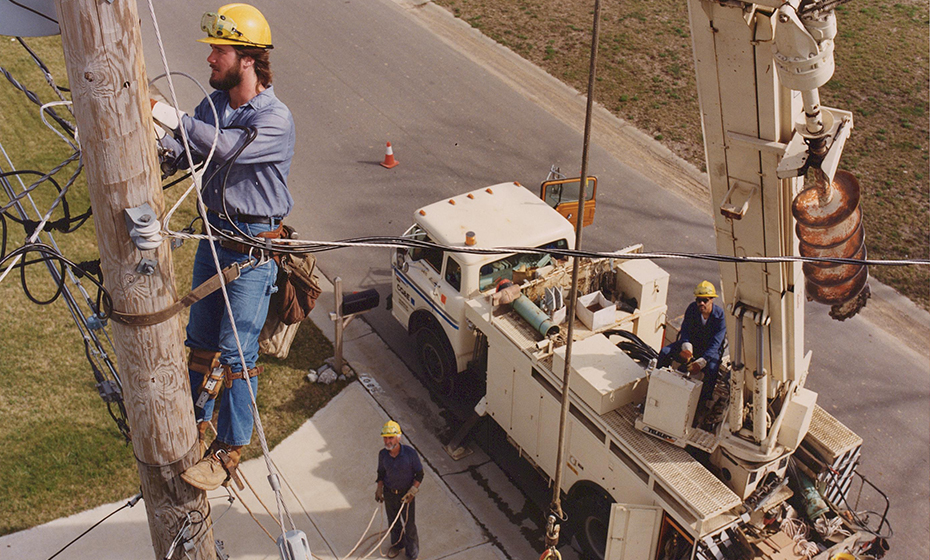 Retro photos: Lineworkers brighten our communities | Duke Energy ...
