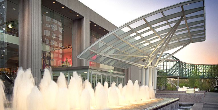 CROWN CENTER | Visit KC