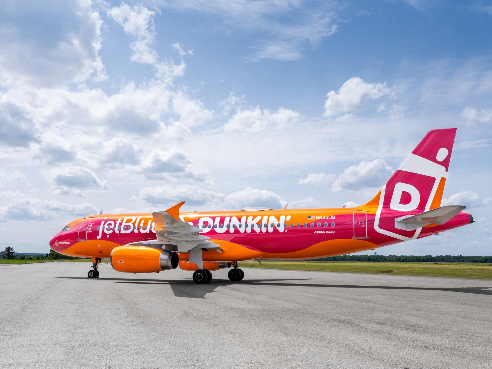 Dunkin’® Custom Painted JetBlue Plane Takes Flight | Dunkin'