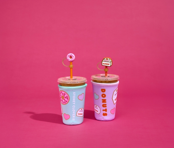 Cup Sleeves & Straw Toppers | Dunkin'
