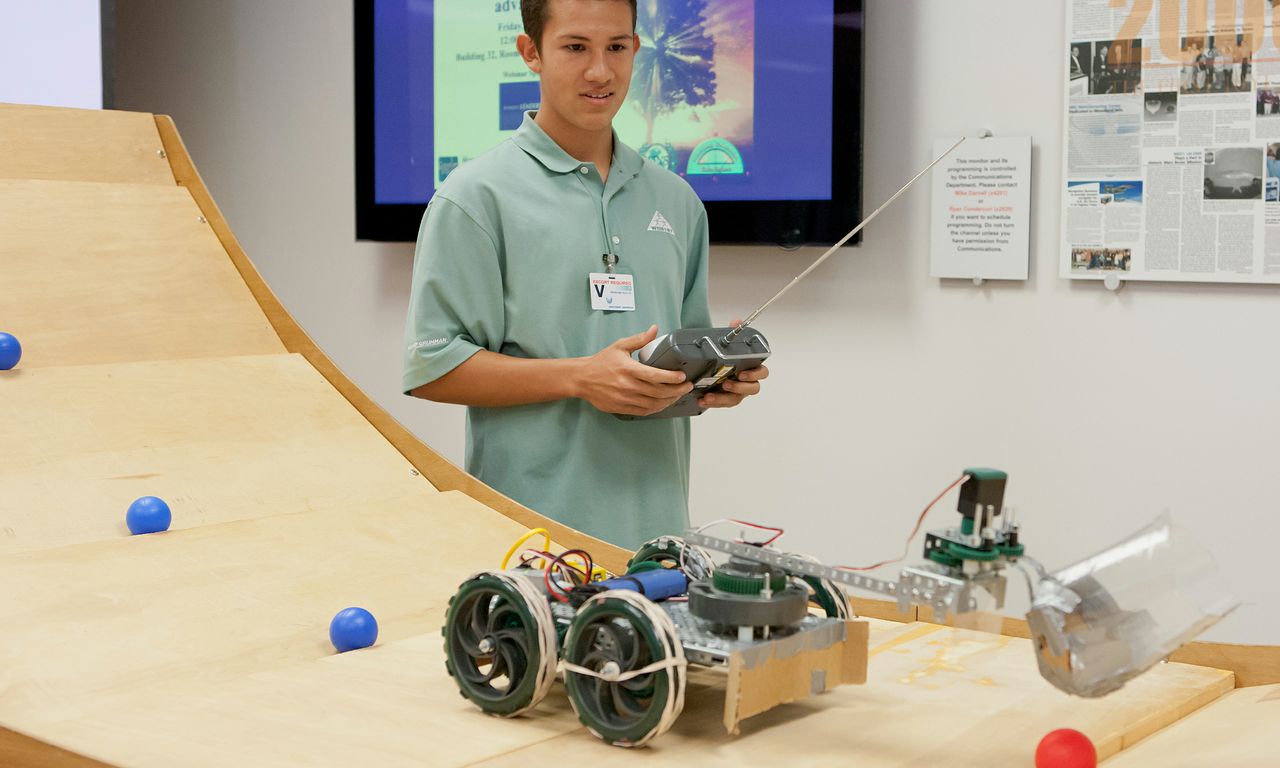 Photo Release -- Northrop Grumman Hosts Student Engineering Competition for Annual WORTHY ...