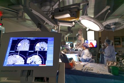 Patients awake, taking active role during brain surgery | OHSU News