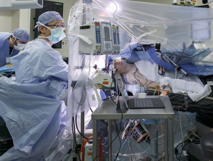 Patients awake, taking active role during brain surgery | OHSU News