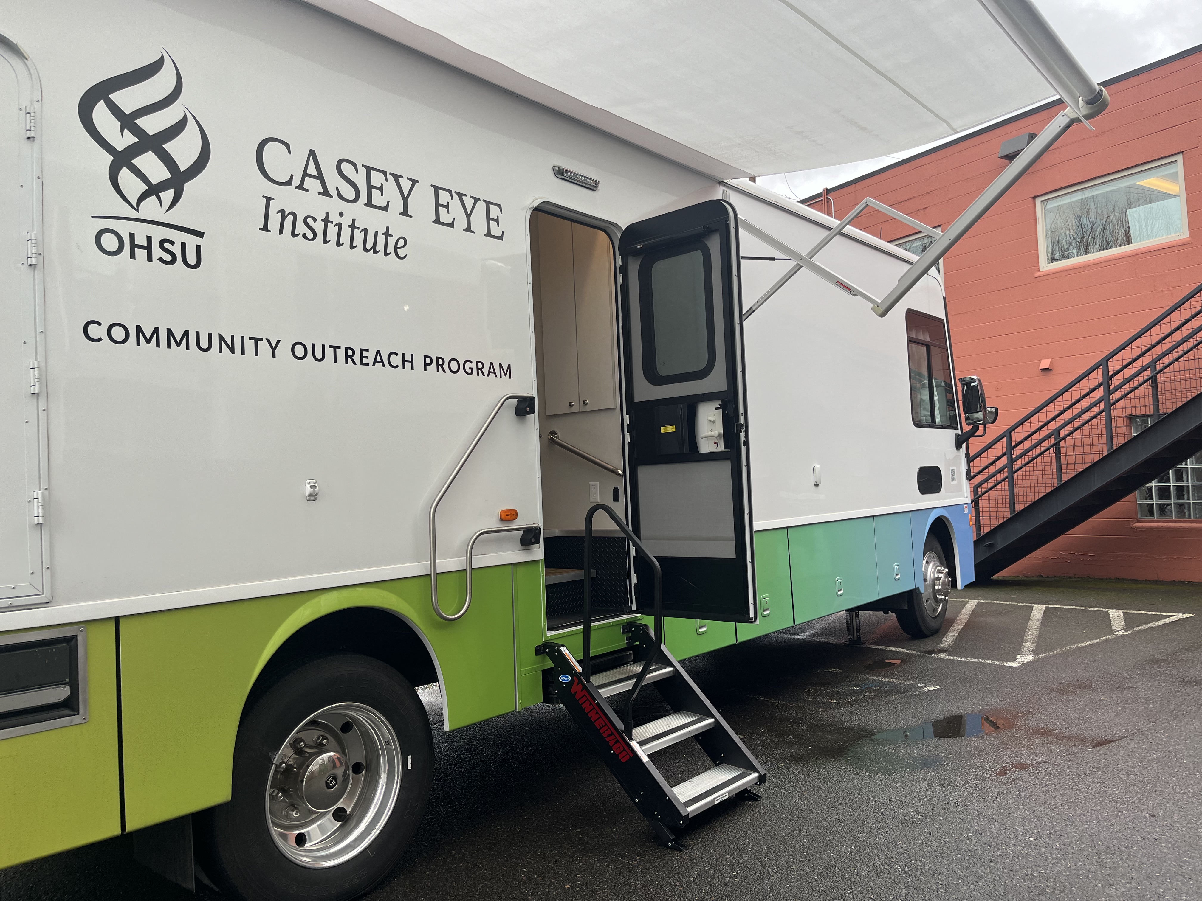 New mobile eye clinic means more vision-saving care | OHSU News