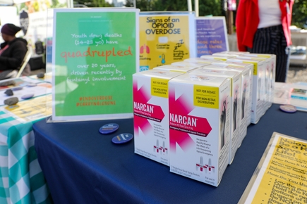 OHSU expands access to life-saving naloxone for young people | OHSU News