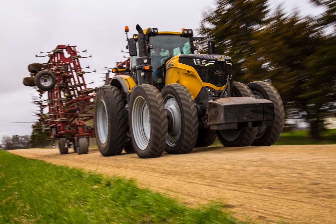 New Challenger® 1000 Series Tractors — This Year’s Must-See Solution ...