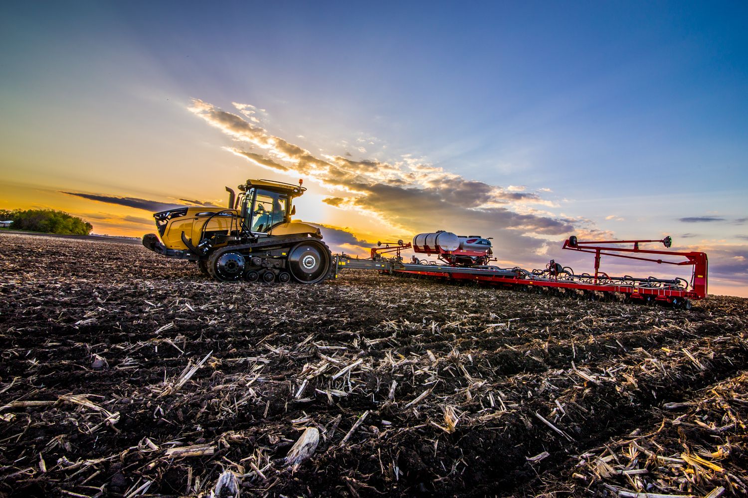 Challenger MT700 Series Track Tractors to Debut at Farm Progress Show ...