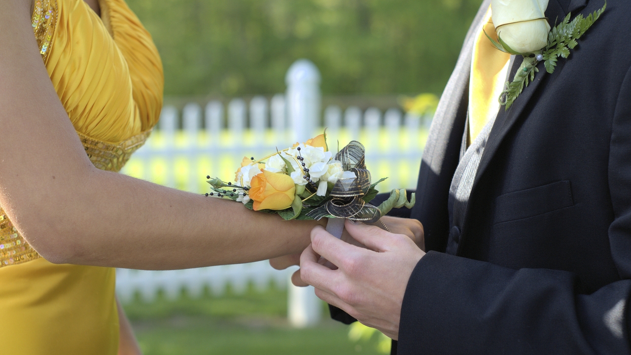 Preparing for prom | Novant Health | Healthy Headlines