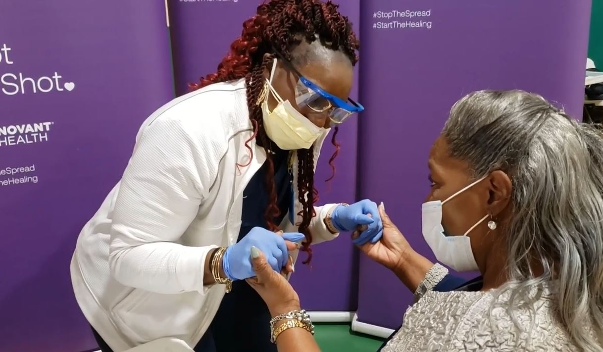 How a singing nurse calmed the nerves of a vaccine recipient | Novant ...