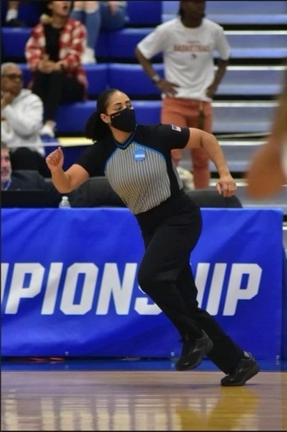 Treatment gets NCAA basketball ref back in the game after painful ...