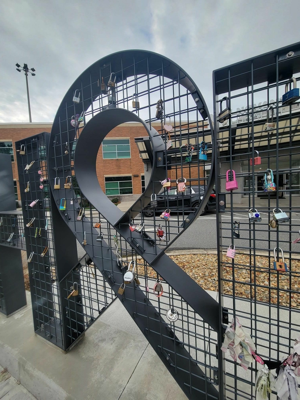 This new sculpture is a symbol of hope. | Novant Health | Healthy Headlines