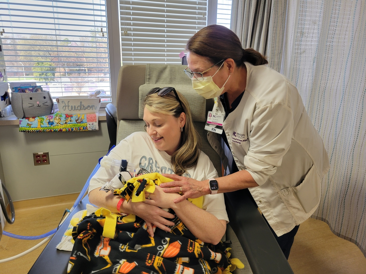 The NICU sisterhood: A mother, a nurse and a committed volunteer ...