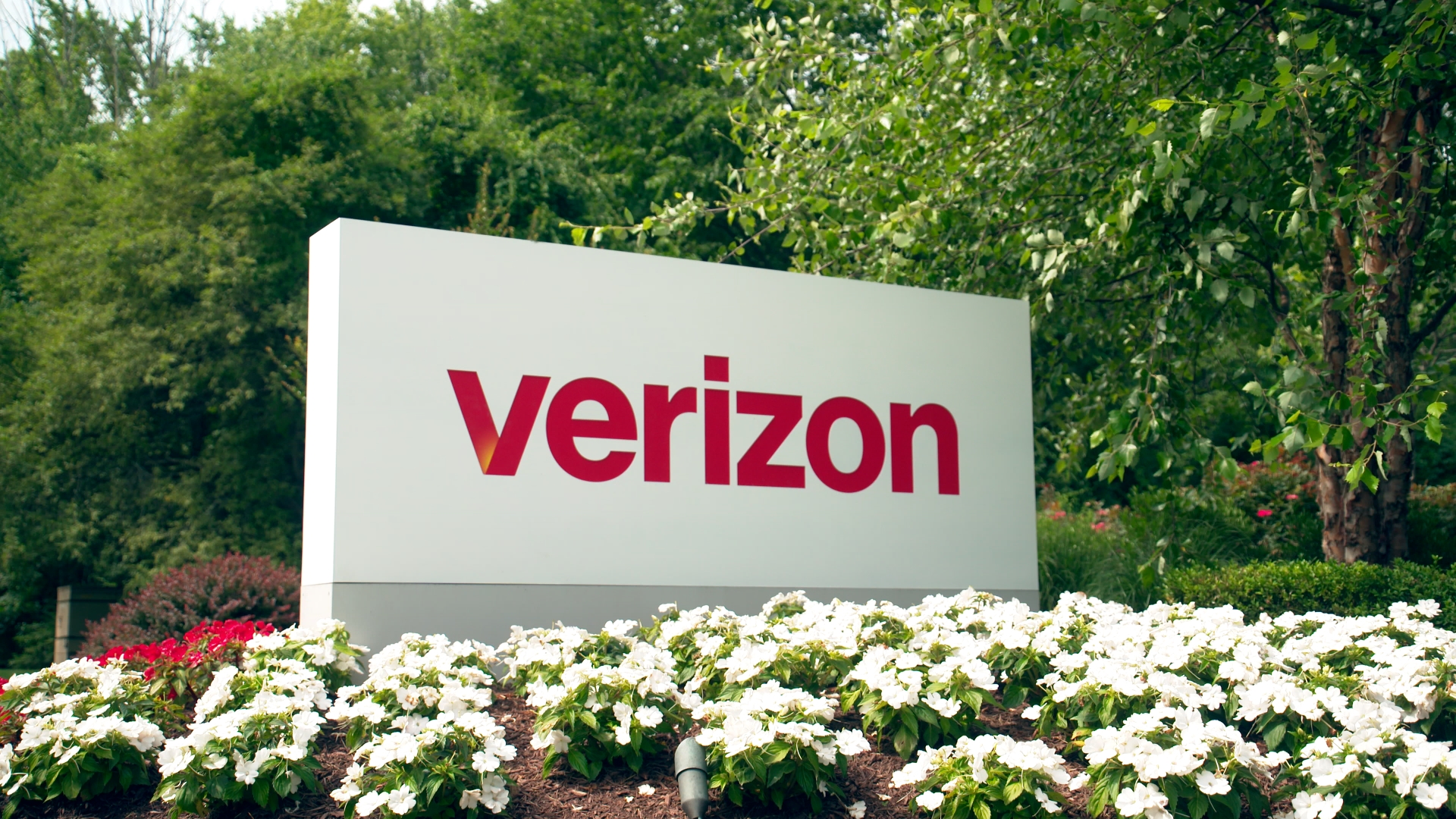 Verizon Basking Ridge Exterior | Verizon Media Resources