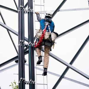 GCI cuts the ribbon on Alaska’s first 5G service | GCI Newsroom