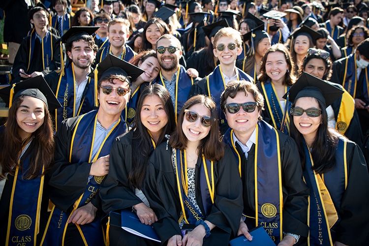Fun vibes, a celebration of loved ones were standouts at UC Berkeley’s commencement | Berkeley