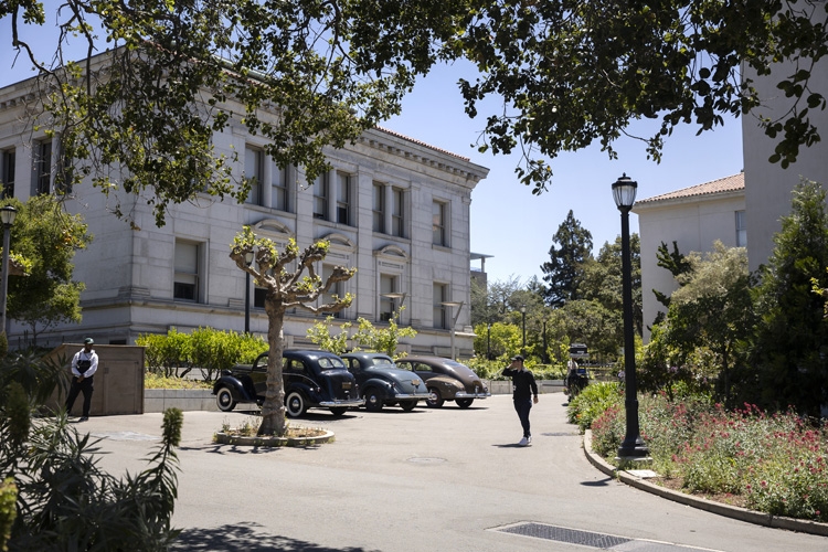 Film crew sends UC Berkeley back to the 1940s | Berkeley