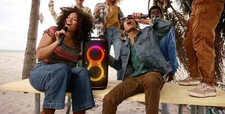 Solte sua voz e anime as festas no karaokê com os novos microfones JBL ...