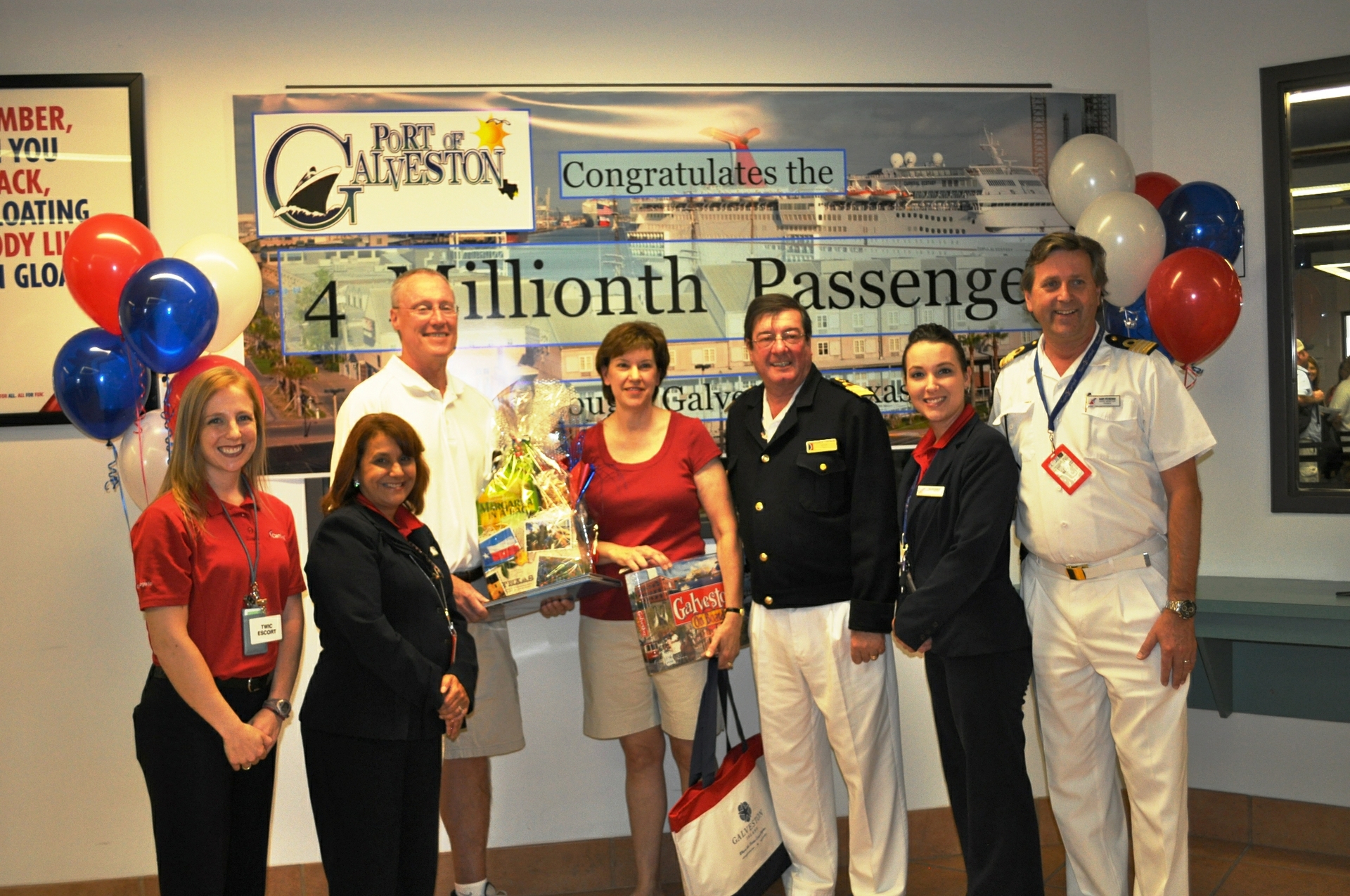 Photo | Resize carnival Crew w Dany | Carnival Cruise Line