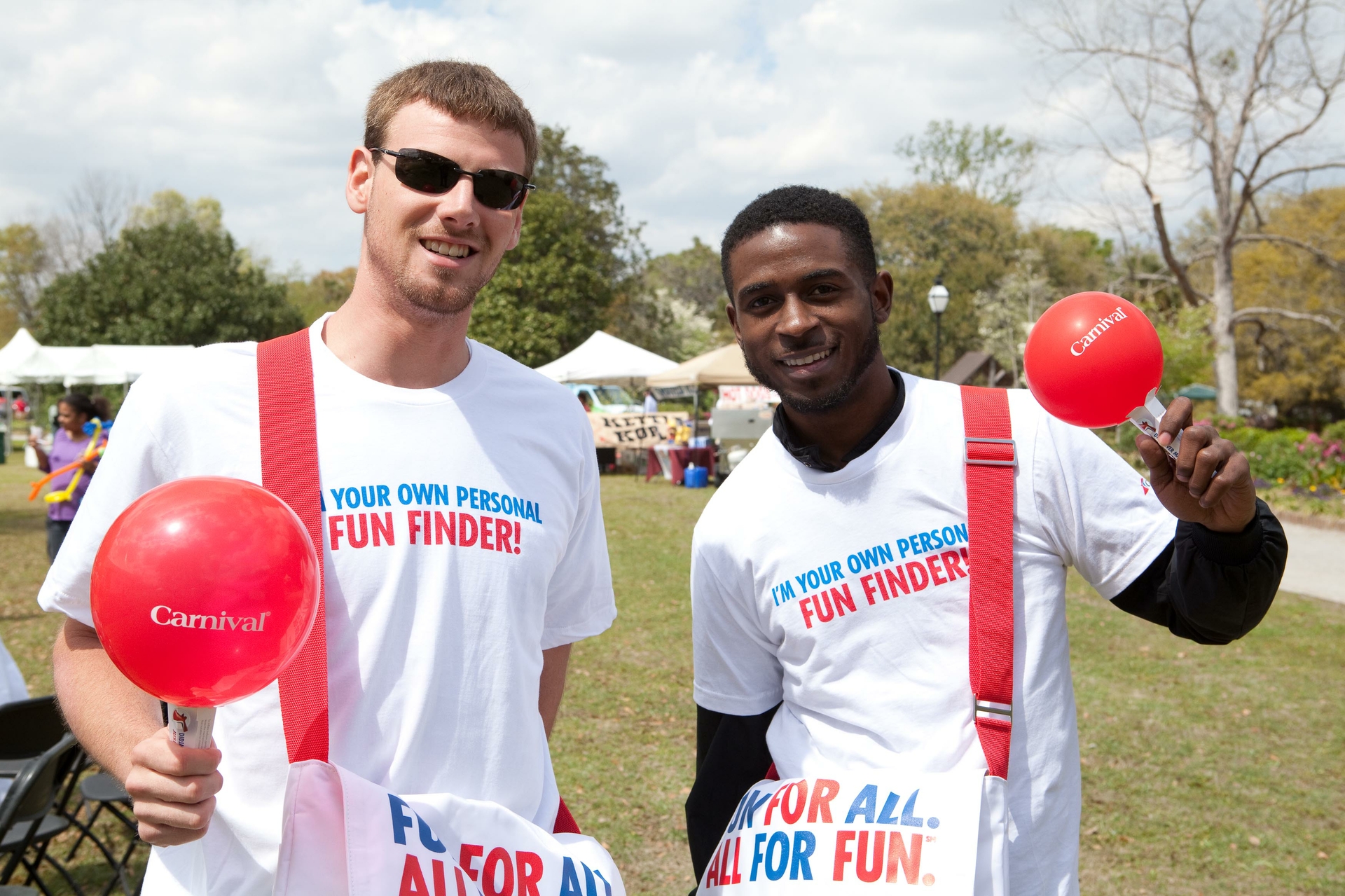 Photo | Fun Ambassadors hand out Carnival balloon maracas to crowd at ...