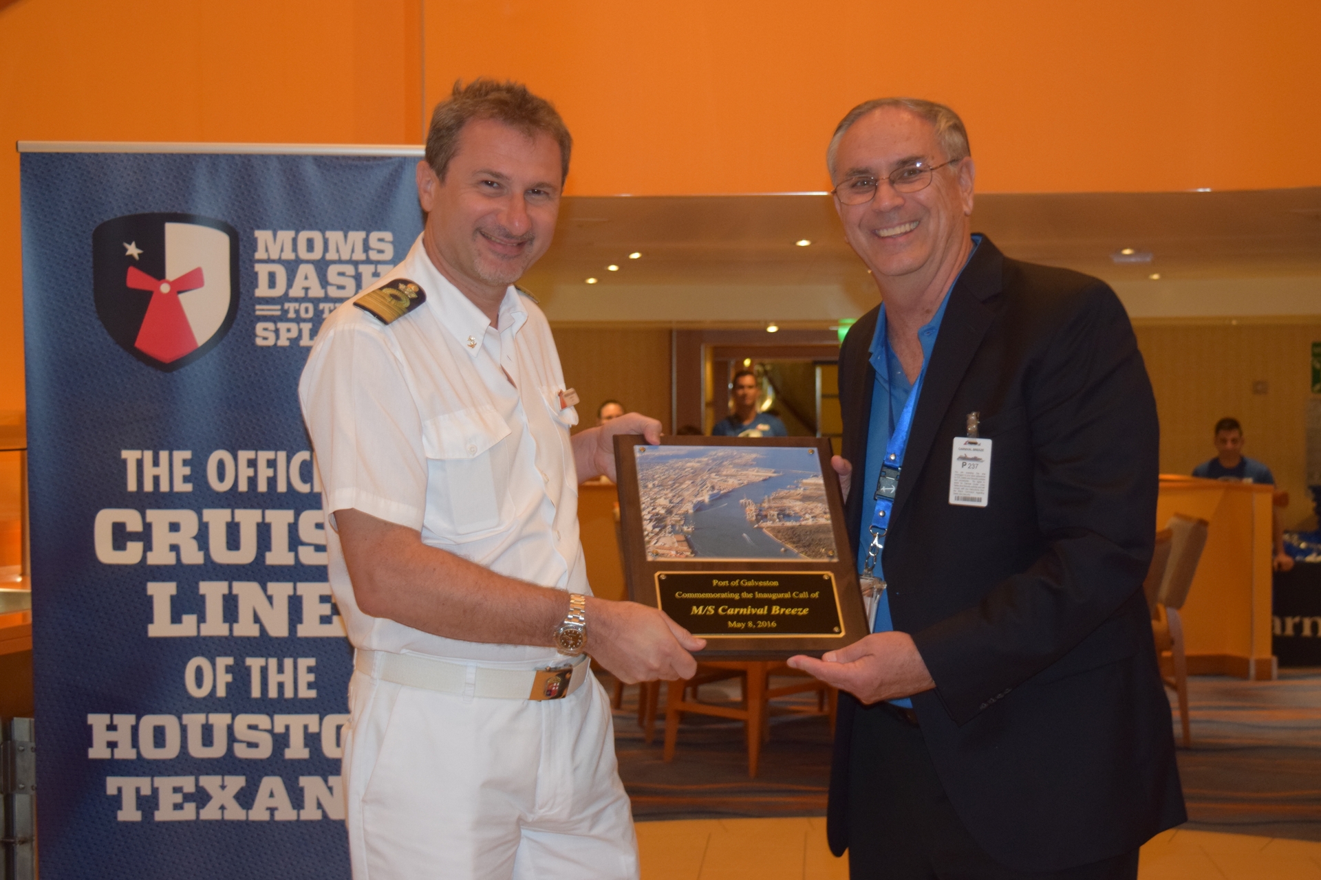 Photo | Breeze_Galveston Plaque Exchange | Carnival Cruise Line