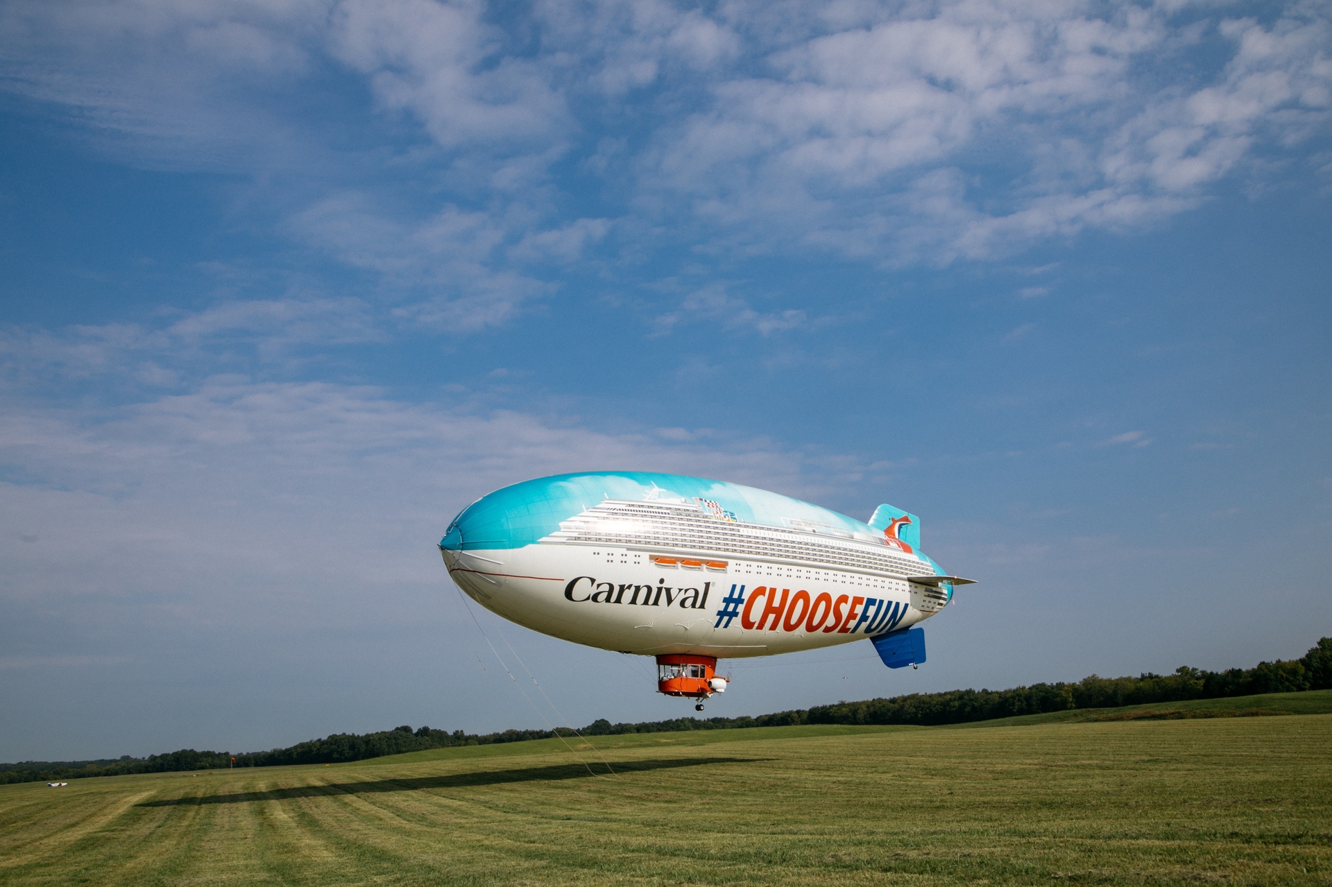 Photo | Airship | Carnival Cruise Line