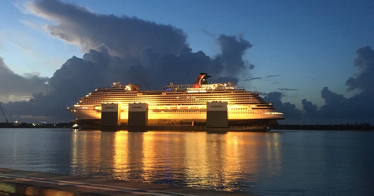 Carnival Vista Arrives at Grand Bahama Shipyard to Begin Repair ...