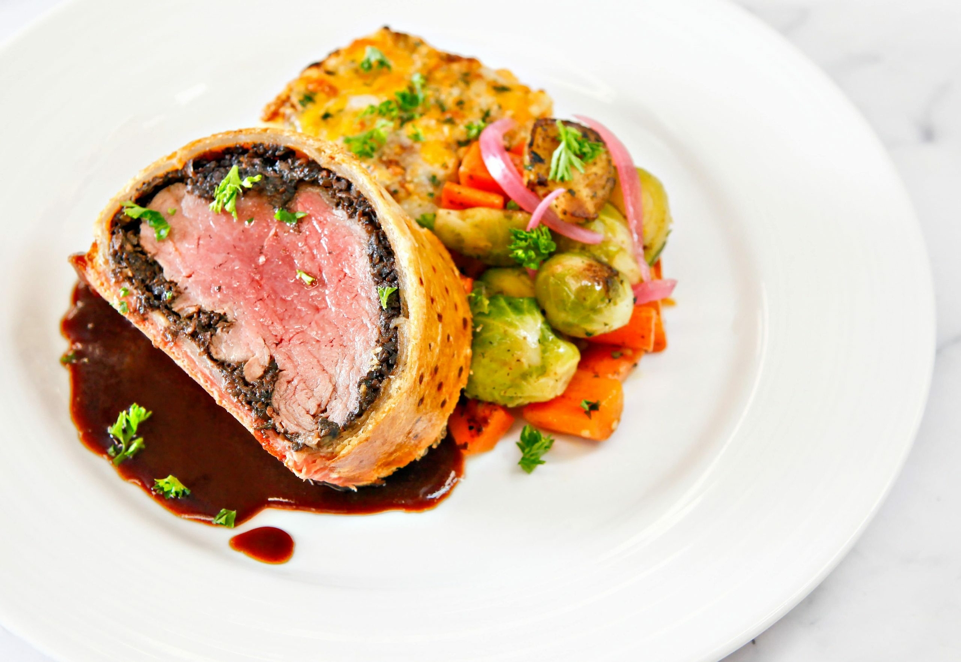 Photo | Carnival Classic Beef Wellington-min | Carnival Cruise Line