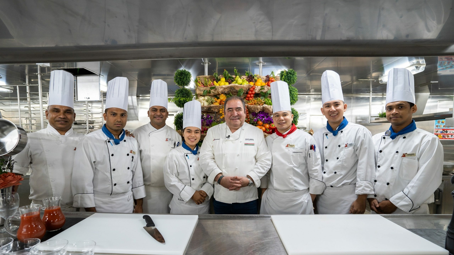 Photo | Emeril Lagasse and Carnival Chefs-min | Carnival Cruise Line