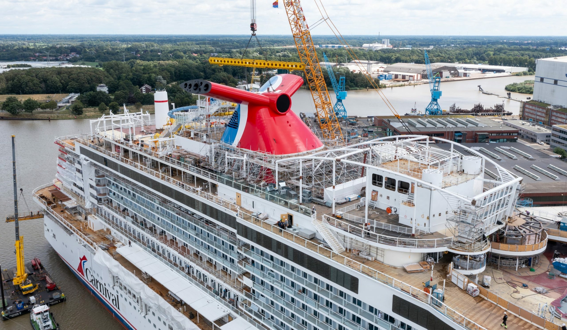 Photo | Construction continues now as shipbuilding crews outfit ...