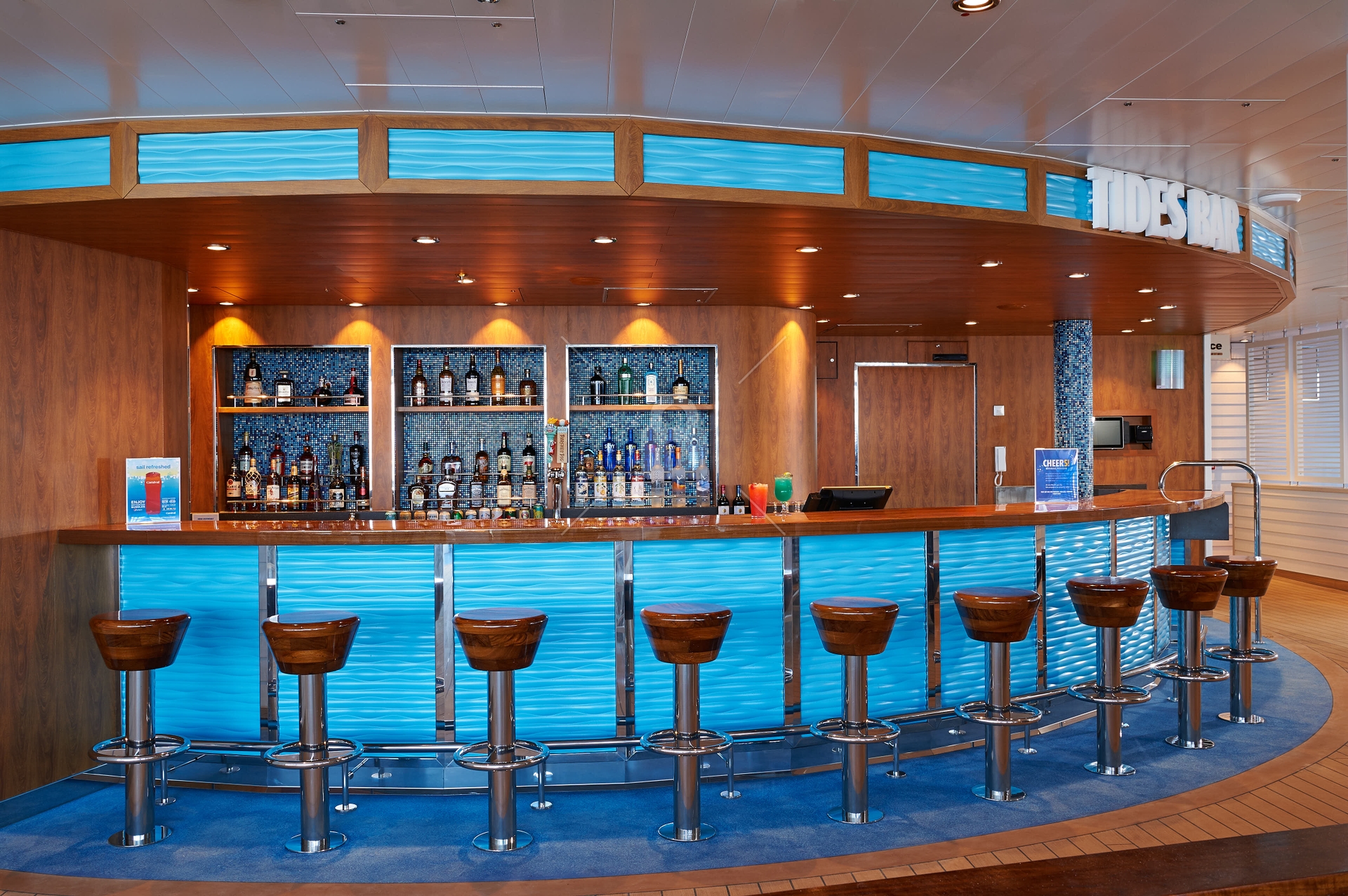 Bars & Lounges | Carnival Cruise Line