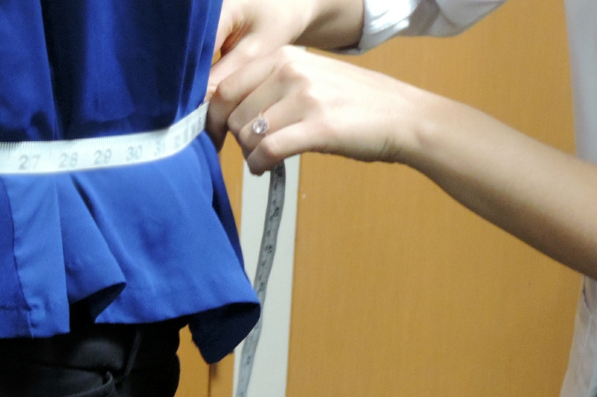 Photo | waist measurement - woman (V) | American Heart Association