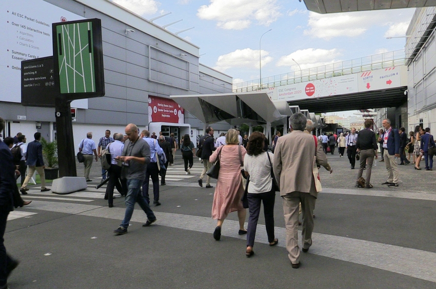 Photo | ESC 19 outdoor concourse | American Heart Association