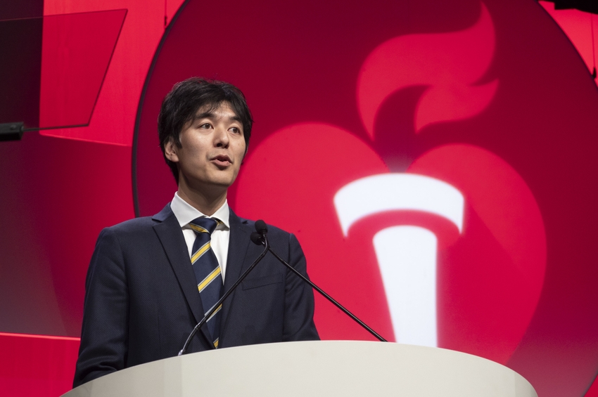 Photo | Kentaro Suzuki, M.D., Ph.D., presents LB 18 | American Heart Association
