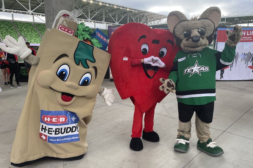 “Go Red” at the Texas Stars on February 1 with the American Heart ...