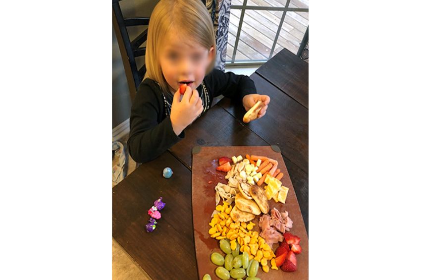 Photo | child snacking | American Heart Association