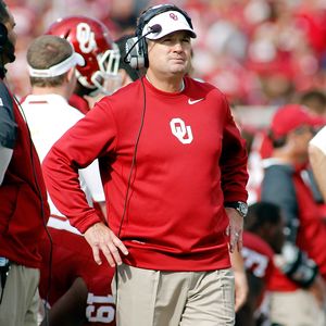 Former Oklahoma Coach Bob Stoops to receive Paul “Bear” Bryant Lifetime ...